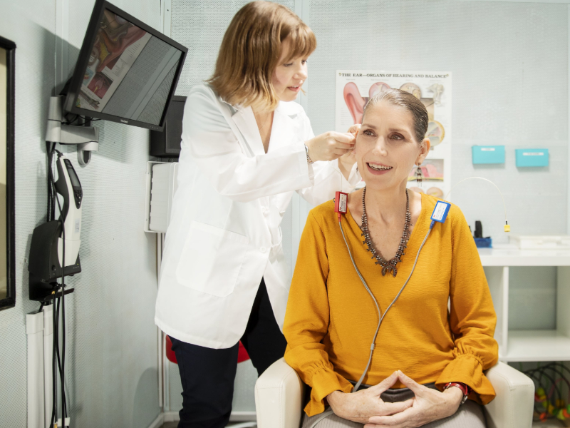 Hearing loss - Symptoms, Causes & Treatments